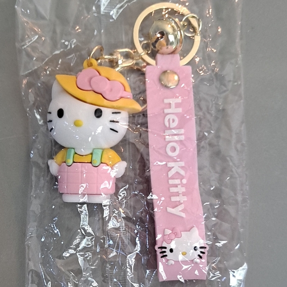Accessories | 4 Hello Kitty Keyring With A Light Pink Band And Gold ...